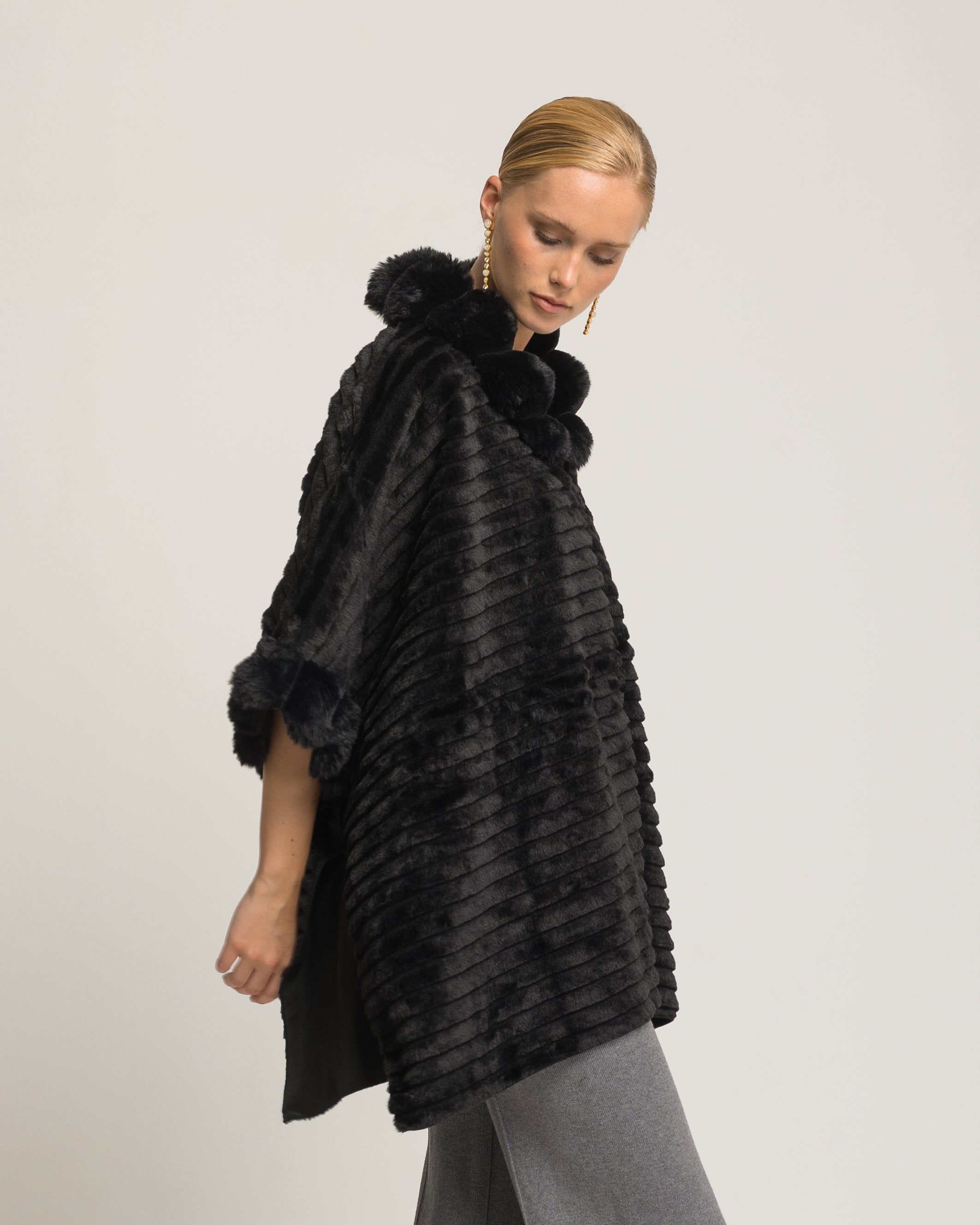 Poncho negro Miranda – NIZA